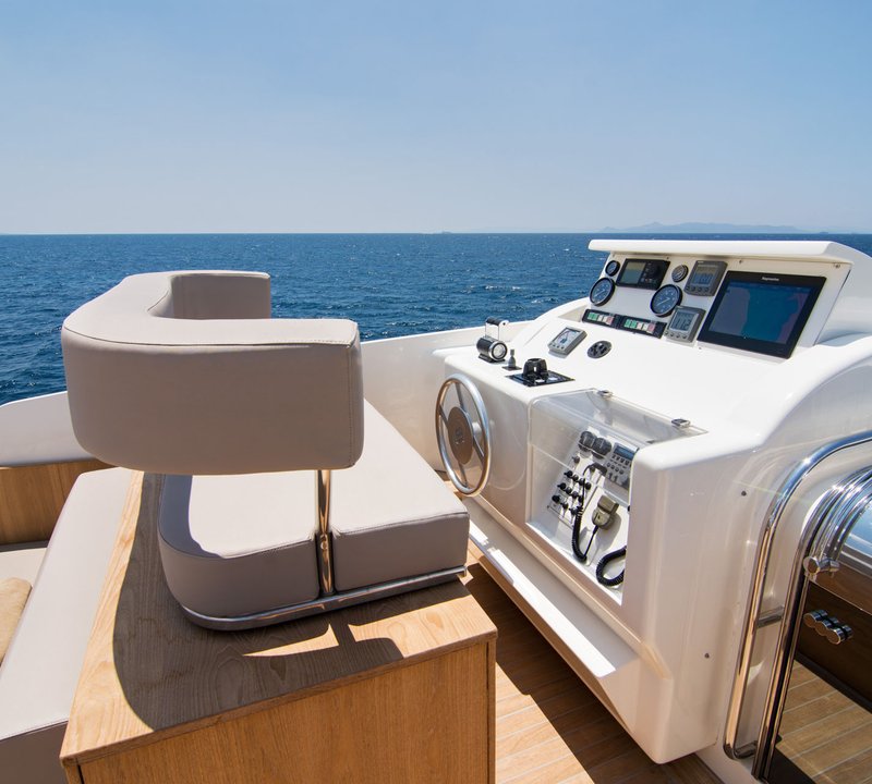 WHISPER V Yacht Charter Details, Ferretti | CHARTERWORLD Luxury Superyachts